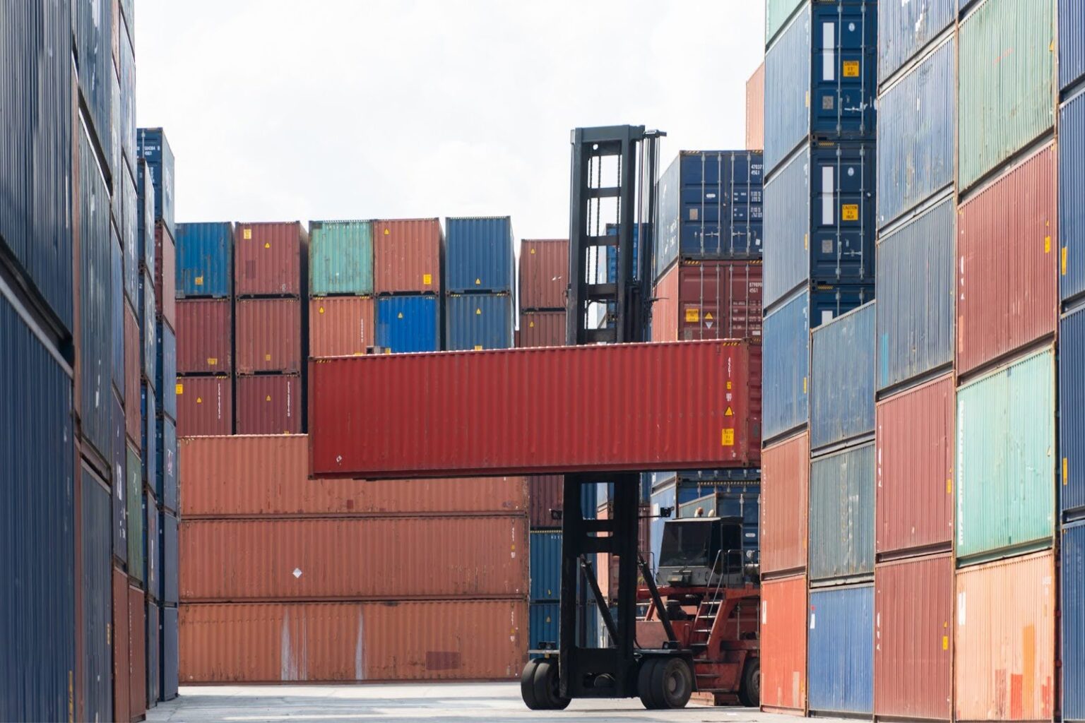 PDA in Shipping: What it is and 4 Mistakes to Avoid