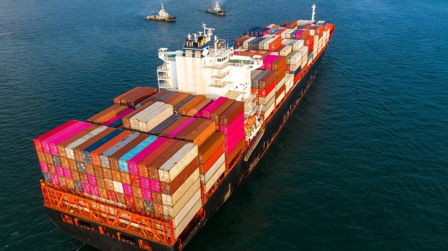 Demurrage vs Detention: What They Cost and How to Avoid Both