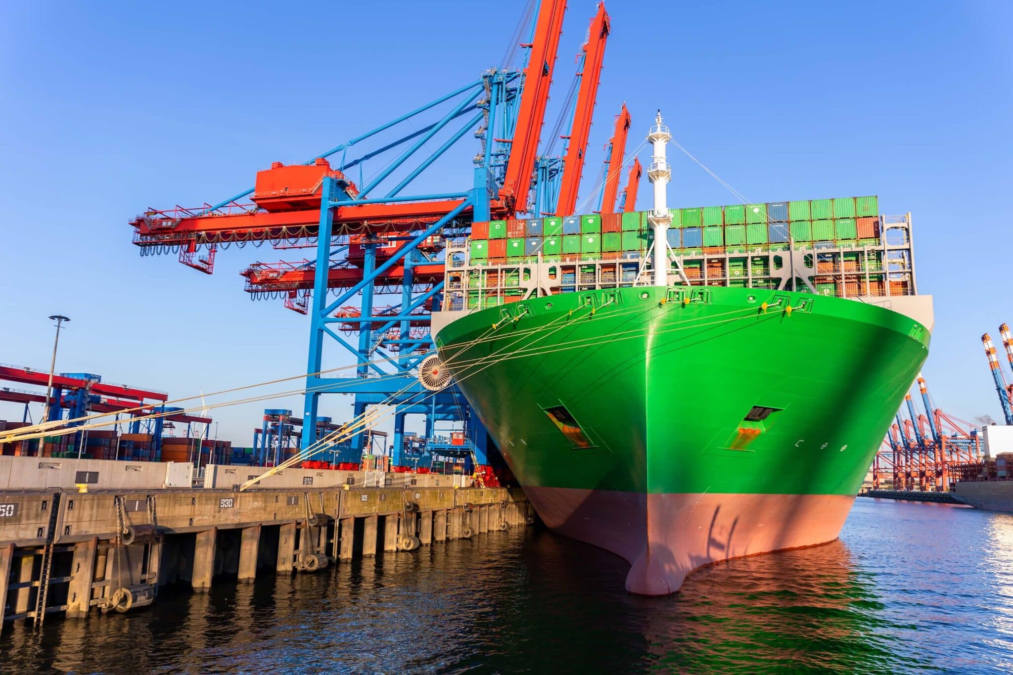 LOLO Charges Meaning: Lift-On/Lift-Off Fees Explained for Shipping